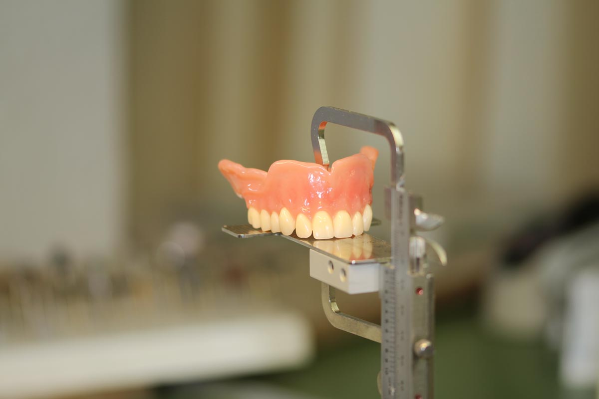 Totalprothetik nach Pr. Dr. Gutowski – Roß Dental Technik